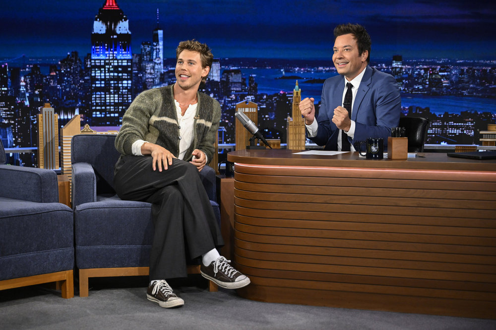 Austin Butler explains viral Bad Bunny concert dancing – NBC10 Philadelphia