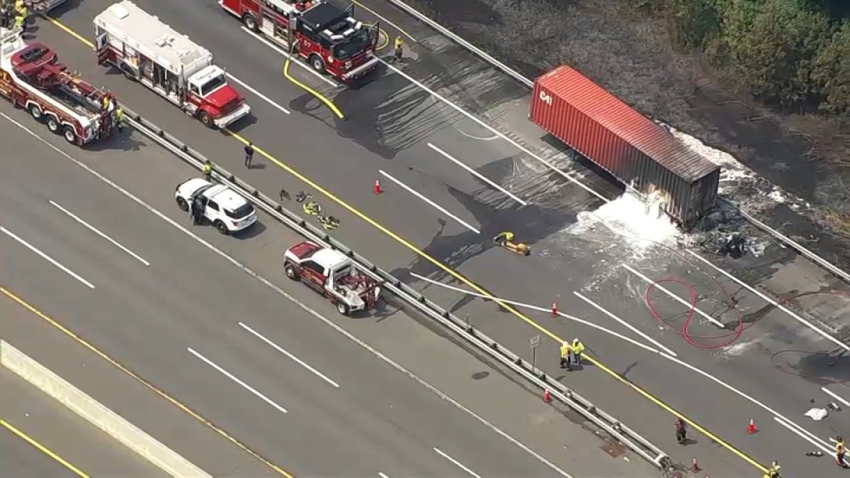 1 dead, 2 hurt in fiery 5-vehicle crash on NJ Turnpike Thursday – NBC10 ...
