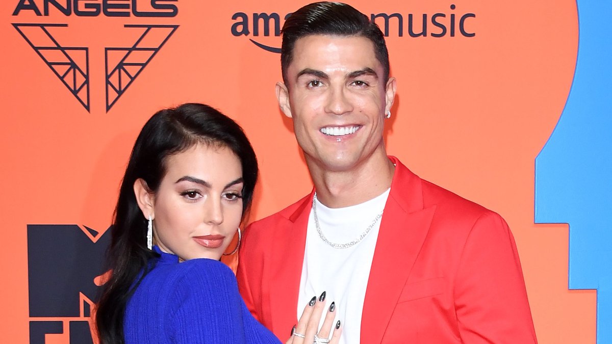 Cristiano Ronaldo, Georgina Rodriguez get engaged with huge ring ...