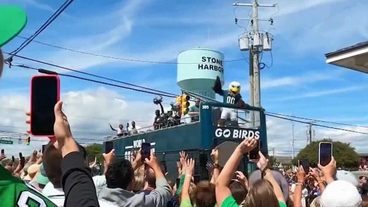 Eagles bus tour to roll through the region today. What fans can expect ...