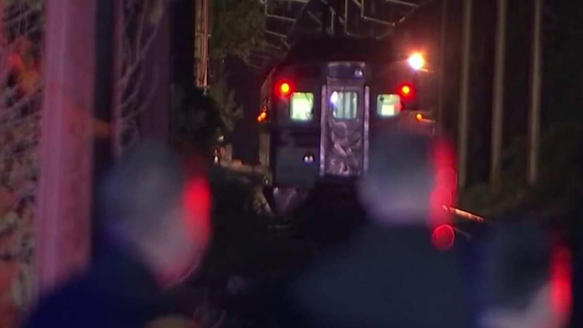 Man hit and killed by SEPTA train in Delaware County, officials say ...