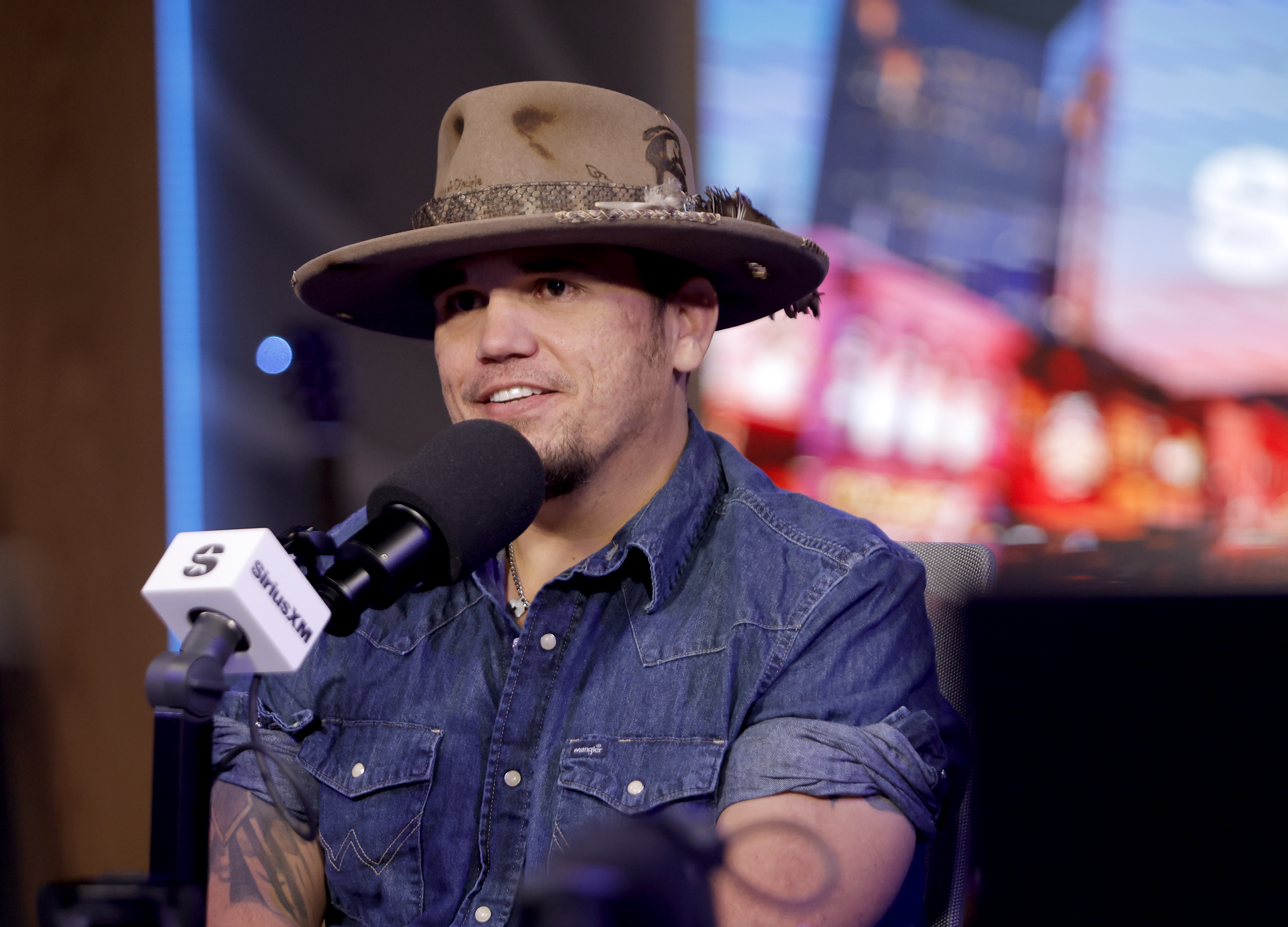 Country singer Bryan Martin apologizes to fans – NBC10 Philadelphia