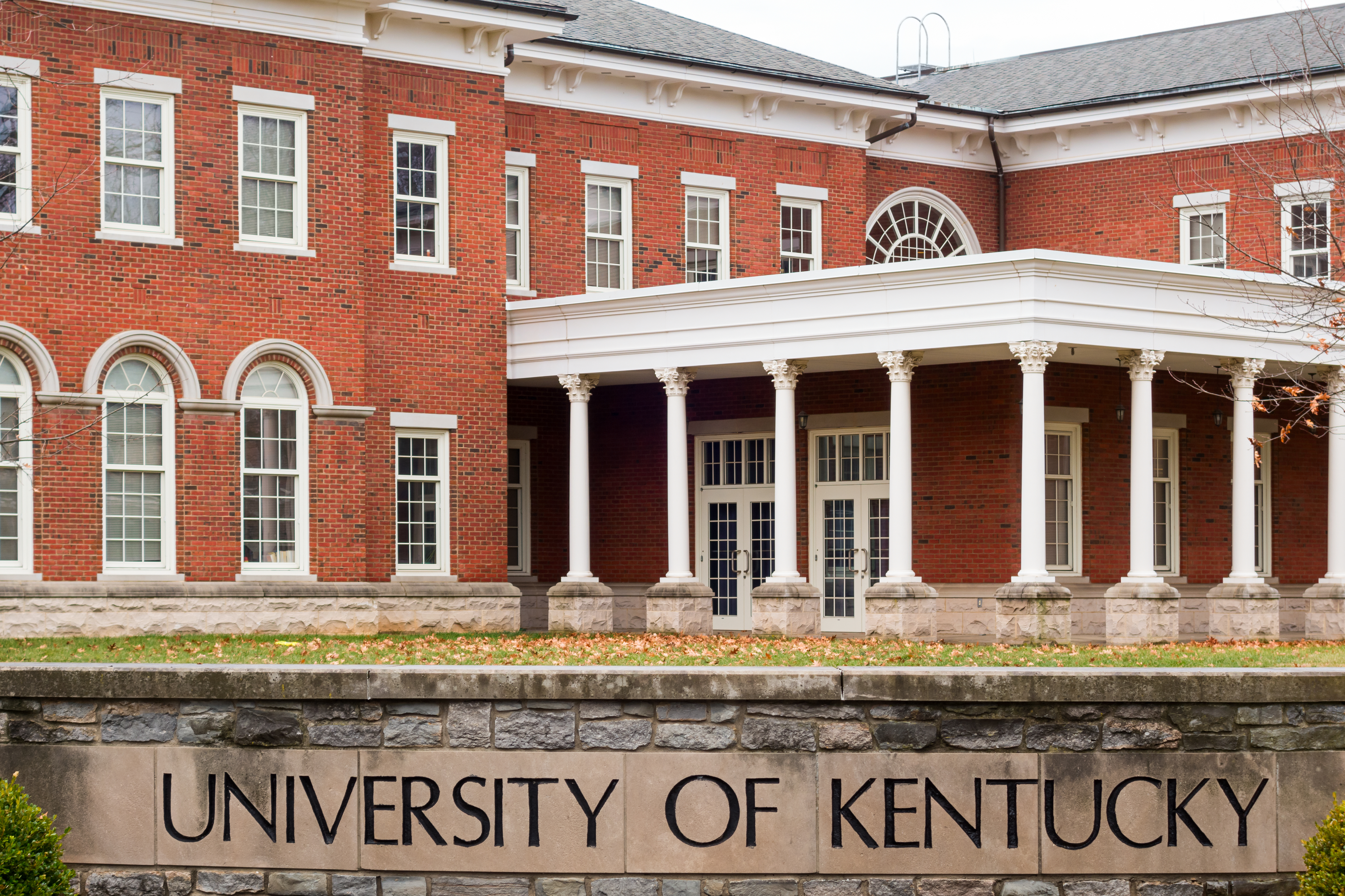 A University of Kentucky cheerleader is accused of hiding a dead baby ...