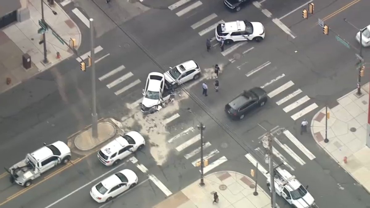 Crash shuts down Broad Street intersection in Spring Garden – NBC10 ...
