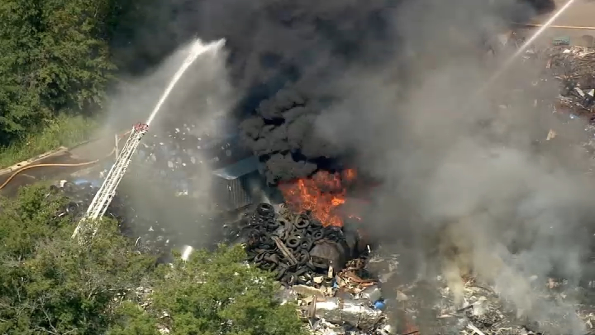 Tires at Pa. junkyard catch fire, sending black smoke into air – NBC10 ...