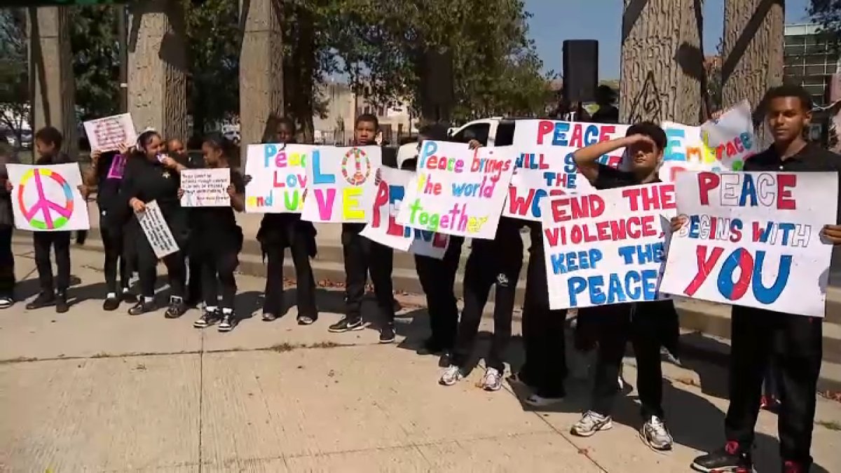 Philadelphia students and police held a peace rally in Fairhill ...