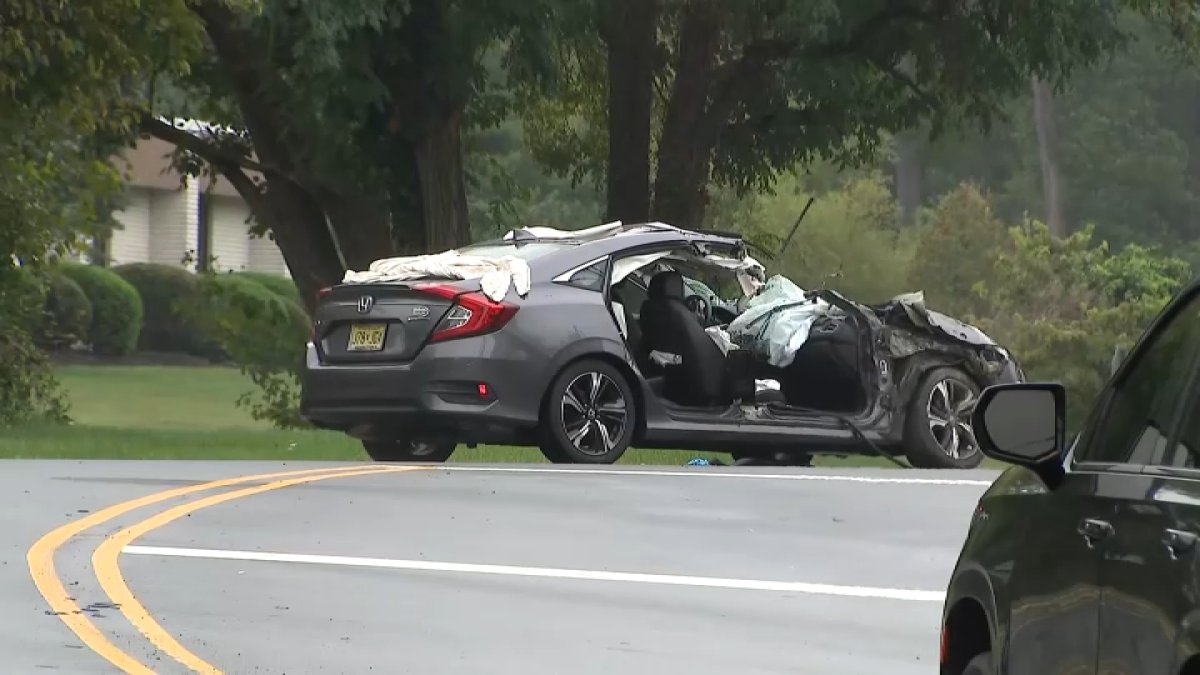 2 injured after car crashes into train in Burlington County – NBC10 ...