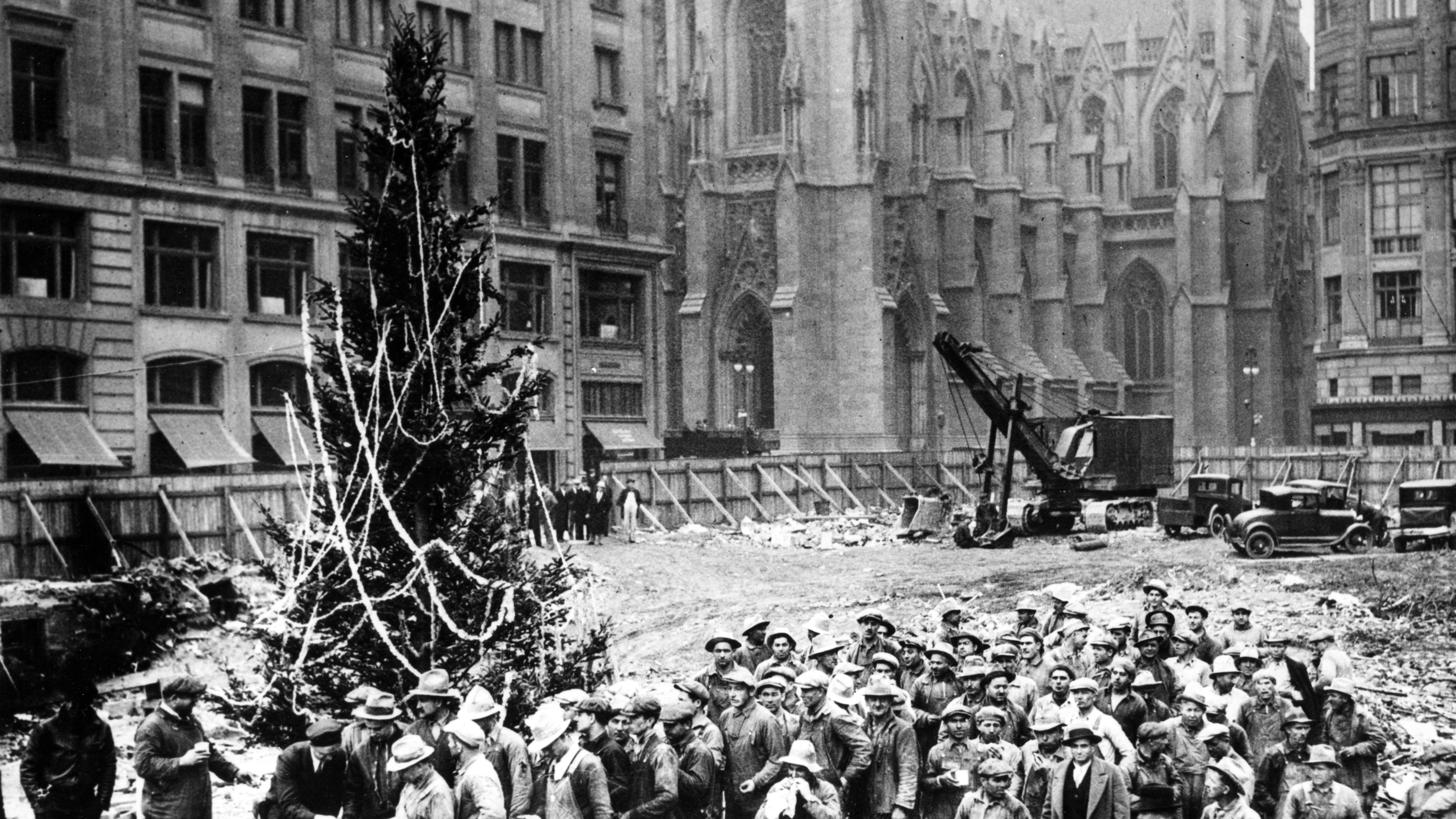 How the Rockefeller Center Christmas tree is picked and moved – NBC10 ...