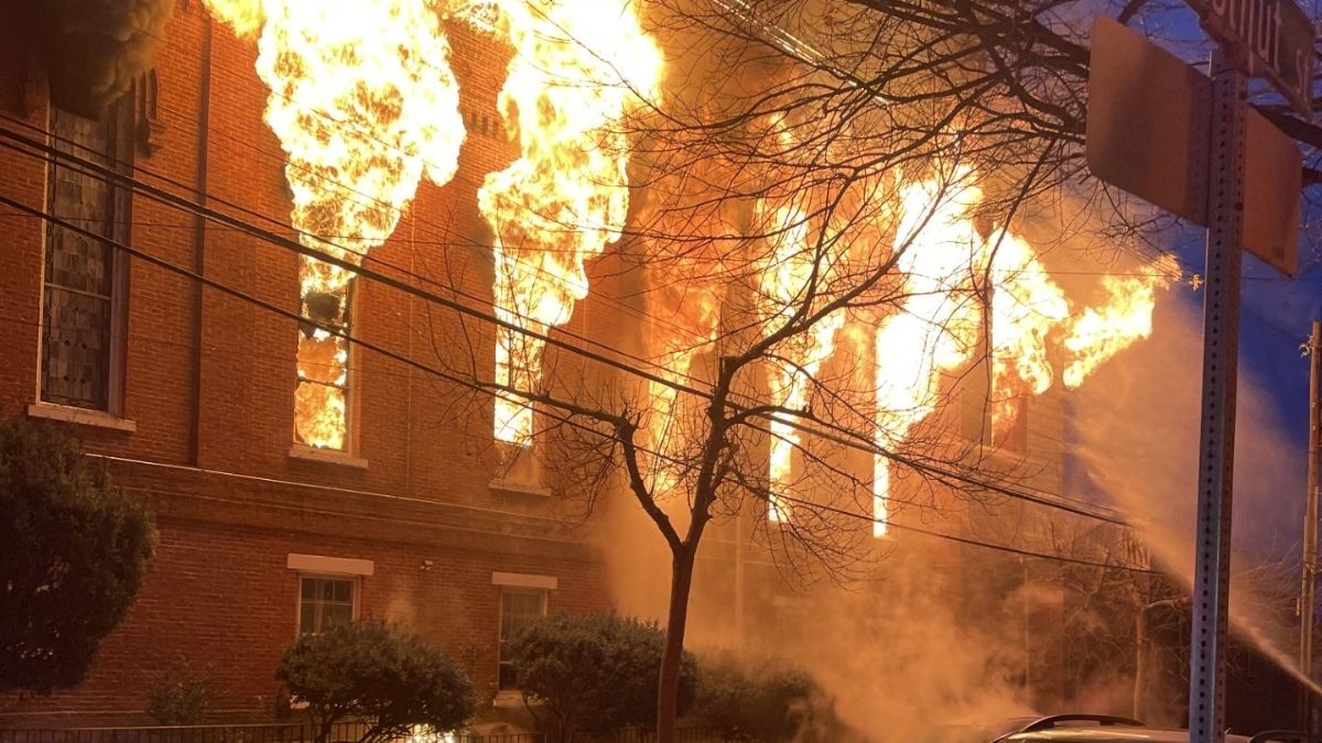 Massive fire tears through abandoned church in Pottstown – NBC10 ...