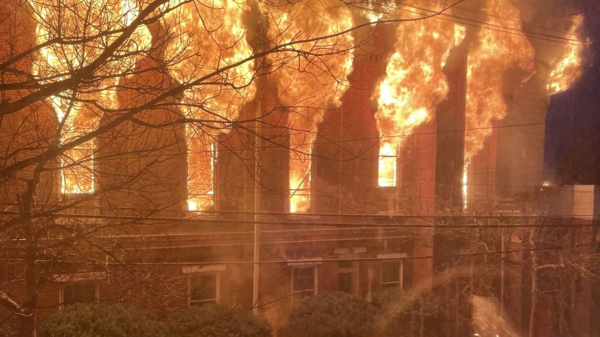 Massive fire tears through abandoned church in Pottstown – NBC10 ...