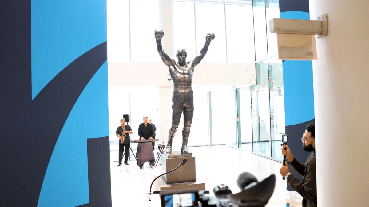 A ‘Rocky’ statue is now at the Philadelphia International Airport ...