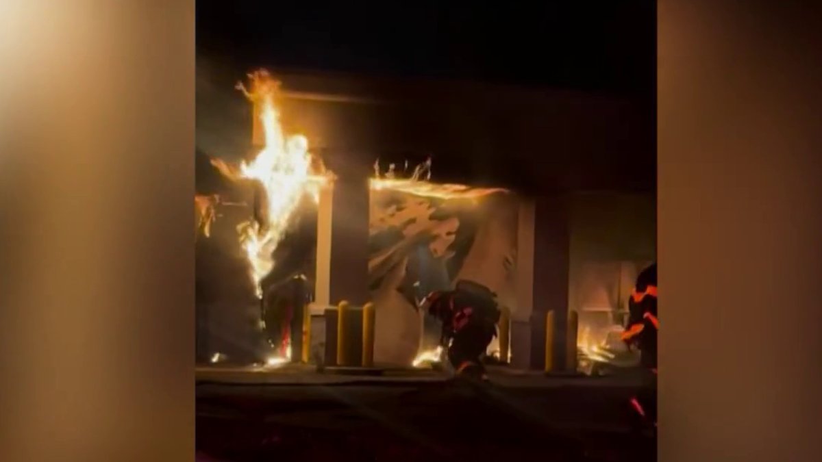 Fire rips through vacant Rite Aid store in Port Richmond – NBC10 ...