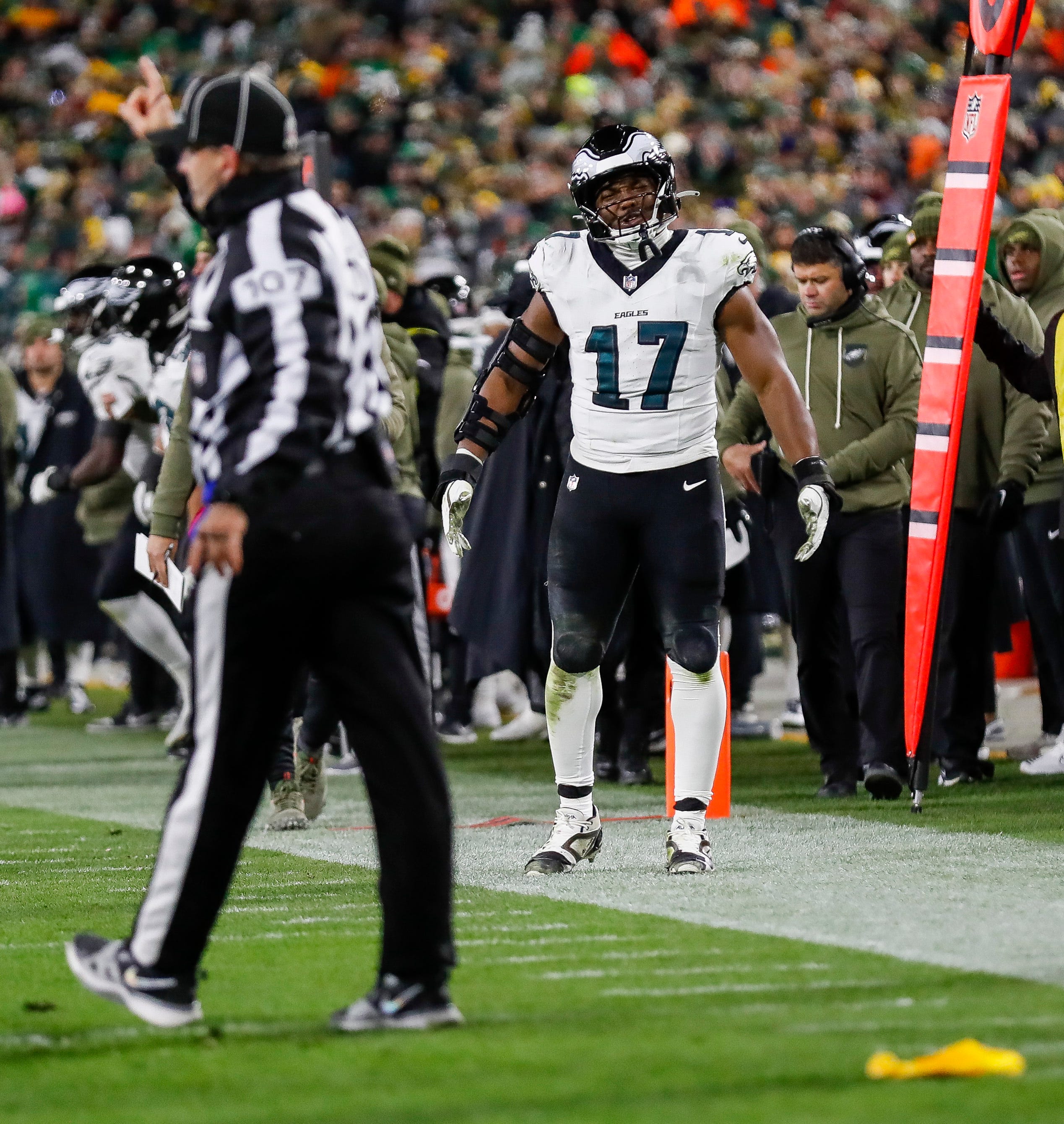 Eagles’ Nakobe Dean leaves Commanders game with hamstring injury ...