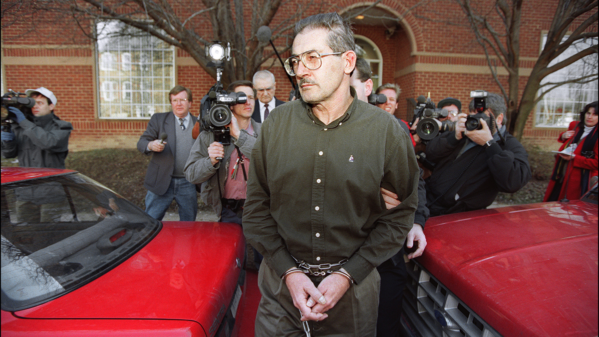 Aldrich Ames, CIA turncoat who sold U.S. secrets, dies in prison ...