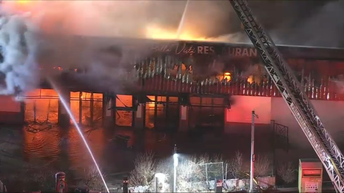 Heavy flames and smoke tear through North Philadelphia restaurant ...
