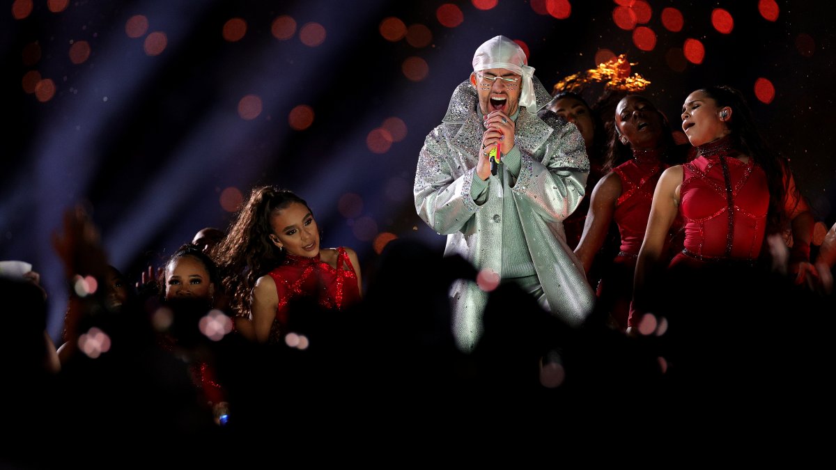 Bad Bunny fans upset over Super Bowl 60 halftime height rule – NBC10 ...