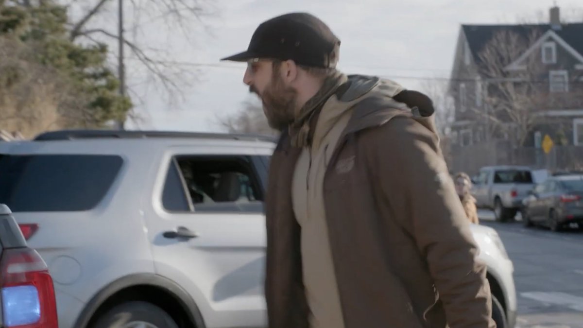 Video shows Alex Pretti interacting with federal agents week before ...