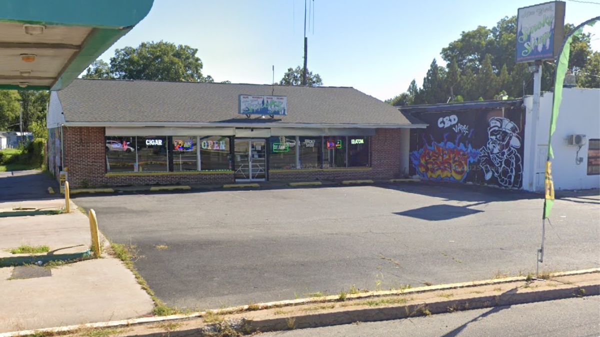 Men armed with hatches wanted after allegedly robbing Del. store ...