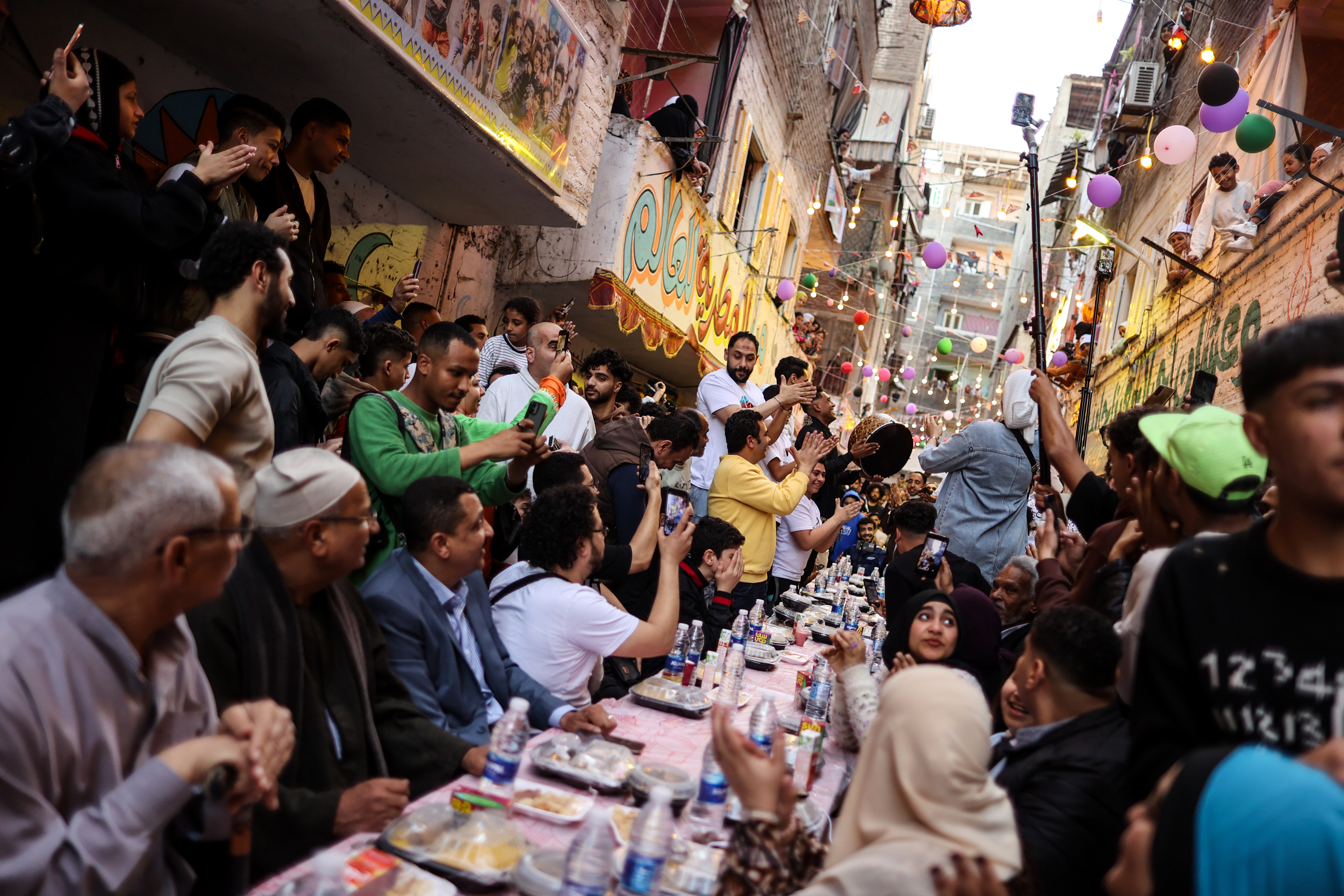 A look at Ramadan and how Muslims observe the holy month – NBC10 ...