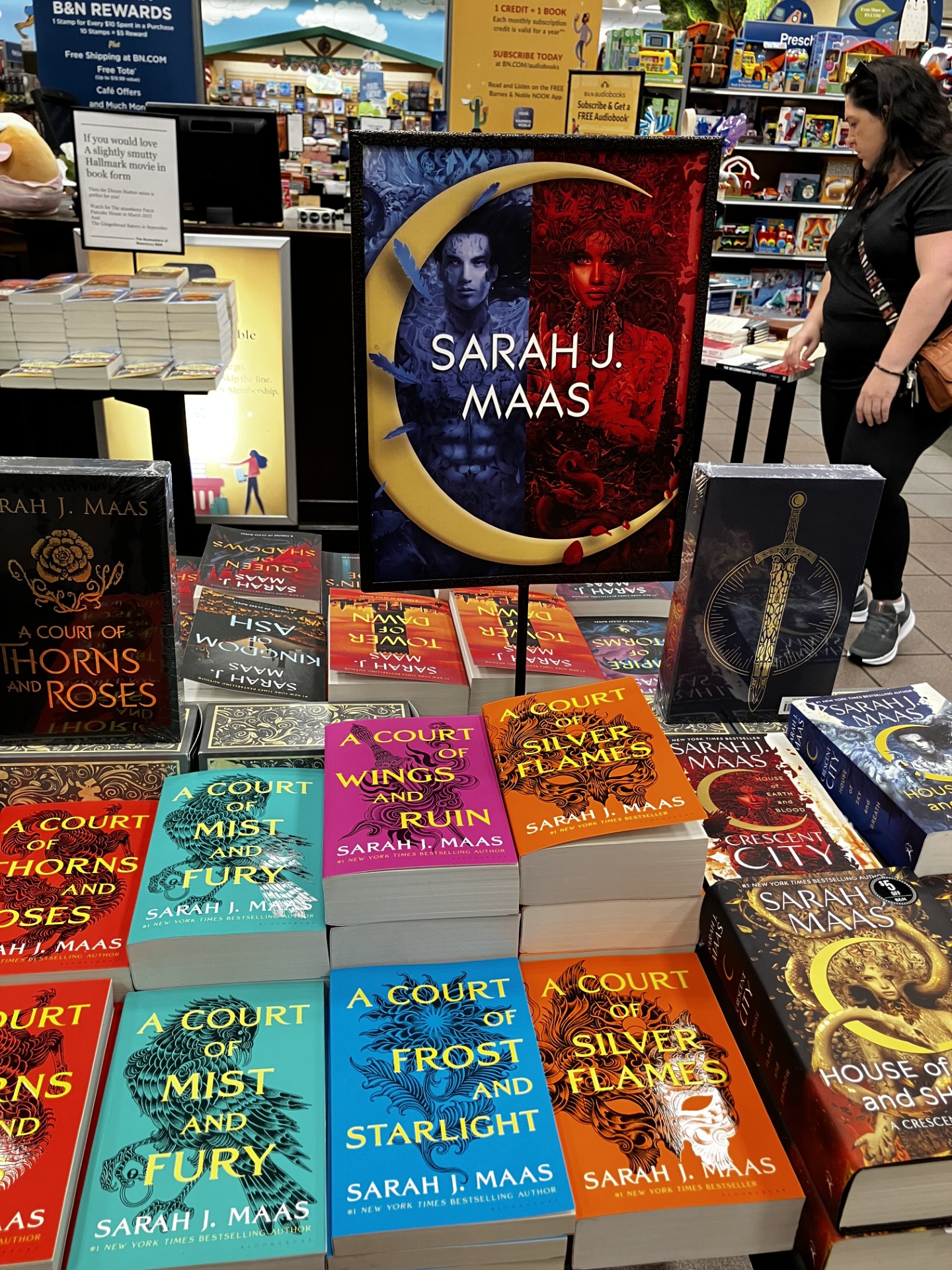 ‘ACOTAR’ 6 and ‘ACOTAR 7’ release dates revealed by Sarah J. Maas ...