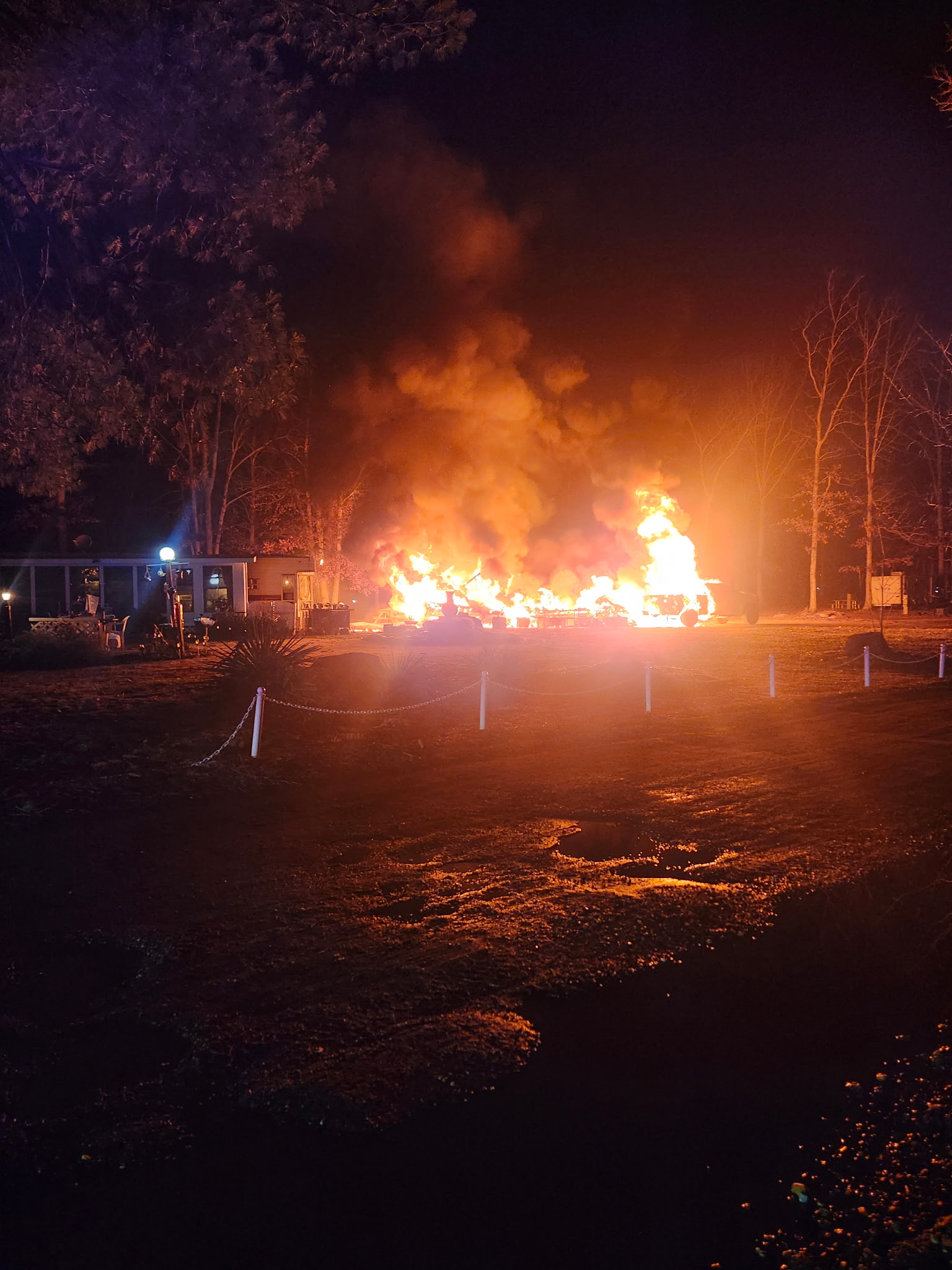 Mobile home destroyed by fire in South Jersey on Saturday night – NBC10 ...