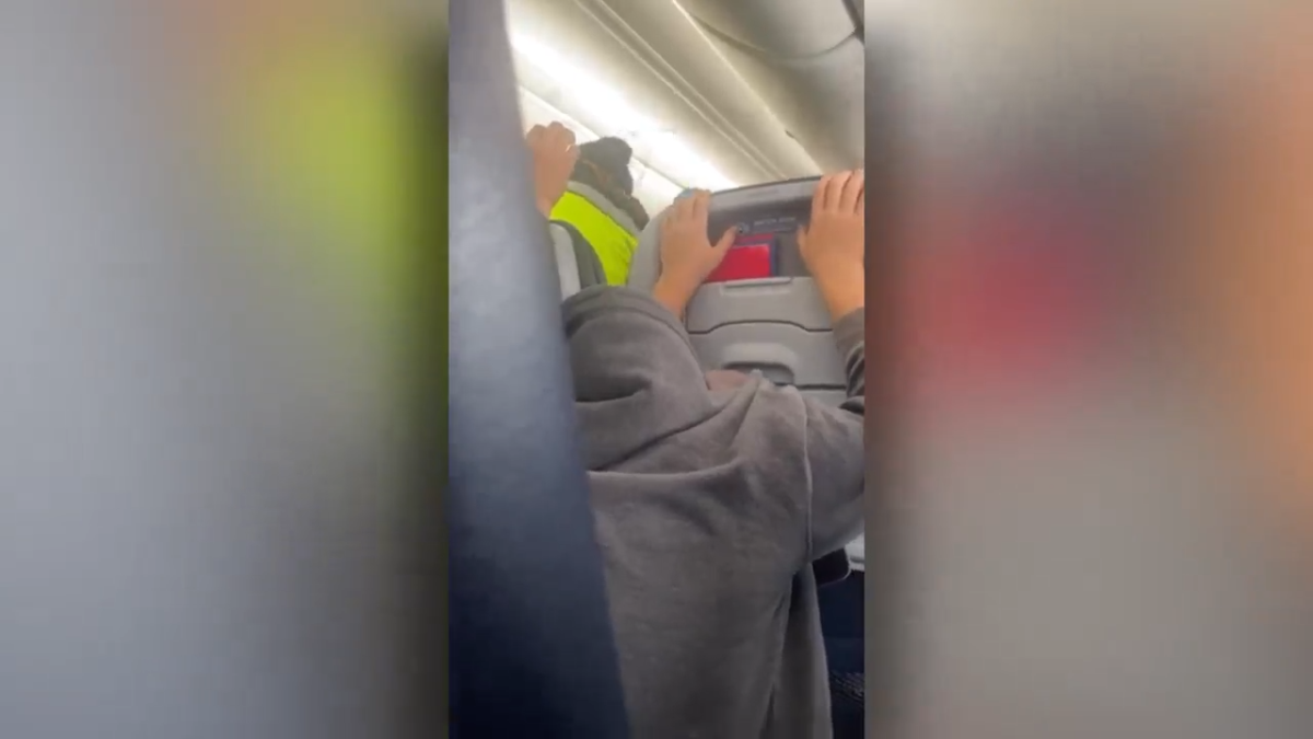 Chicago-bound flight diverted after ‘disruptive’ passenger – NBC10 ...