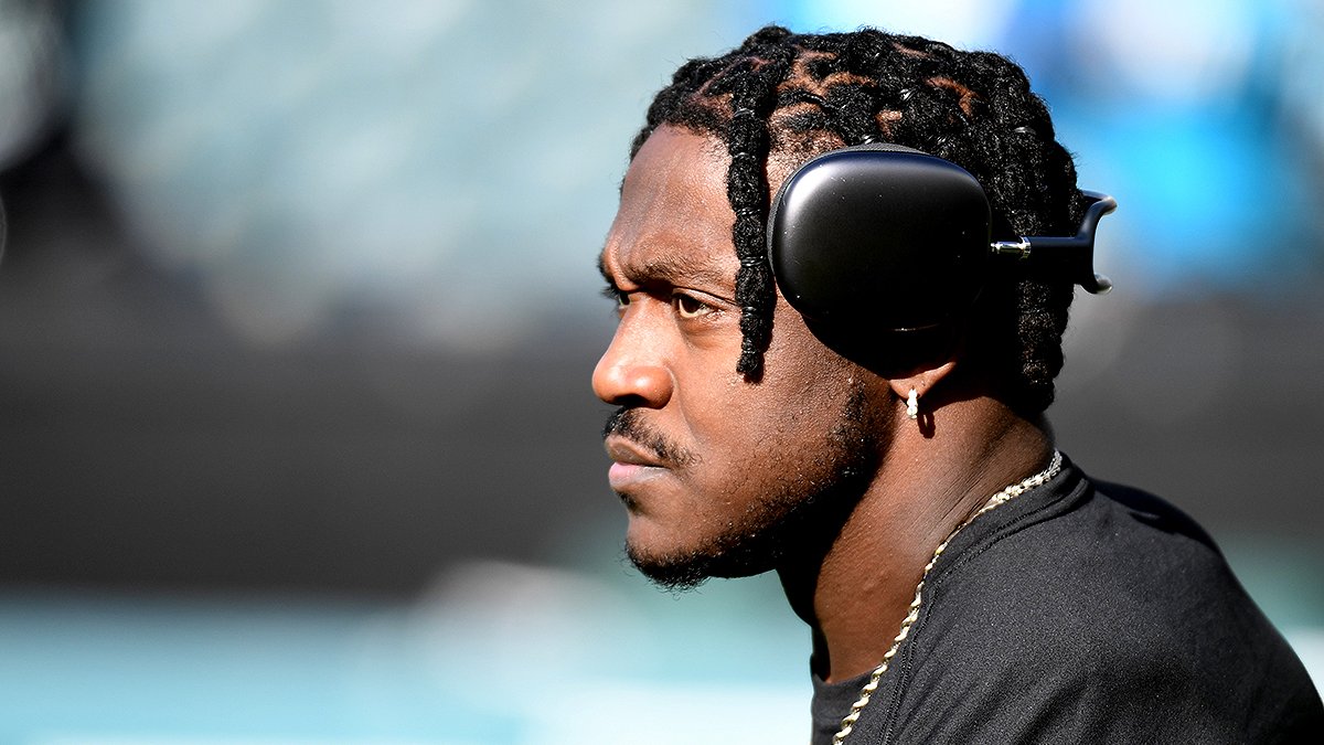 A.J. Brown traded to Patriots after complicated ending with Eagles ...