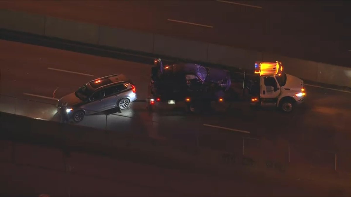 Crash shuts down I-76 westbound in South Philly on Tuesday night ...