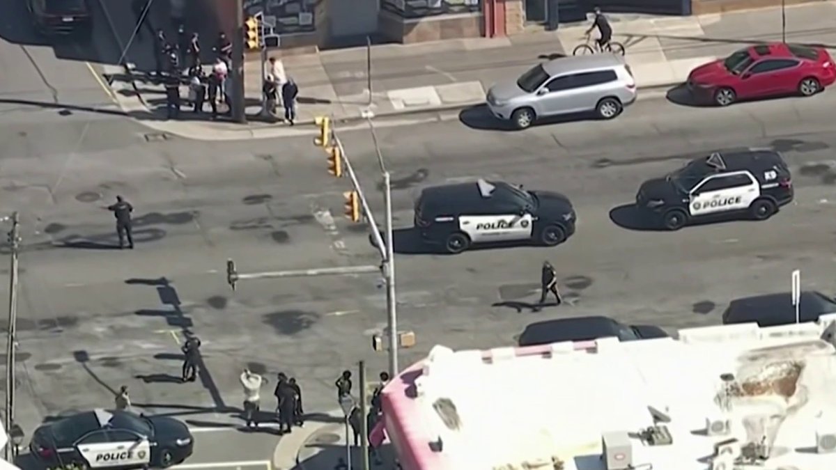 2 officers hurt, gunman killed in Atlantic City shooting – NBC10 ...