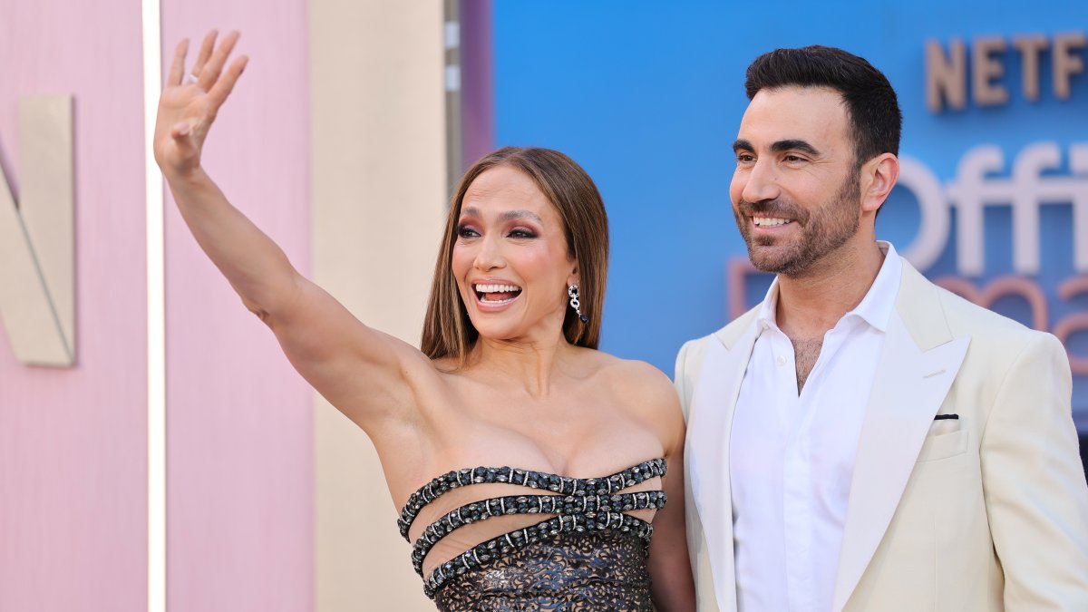 Jennifer Lopez and Brett Goldstein address rumors they’re dating ...